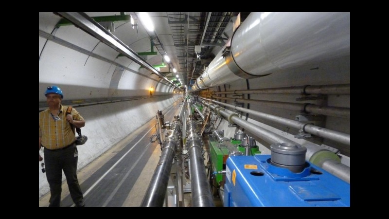 Ripresi gli esperimenti con Lhc al Cern: a caccia della materia oscura ... Ripresi gli esperimenti con Lhc al Cern: a caccia della materia oscura ...