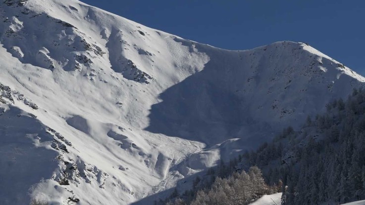 Svizzera, valanga sulle Alpi travolge quattro persone: un morto e un ... Svizzera, valanga sulle Alpi travolge quattro persone: un morto e un ...