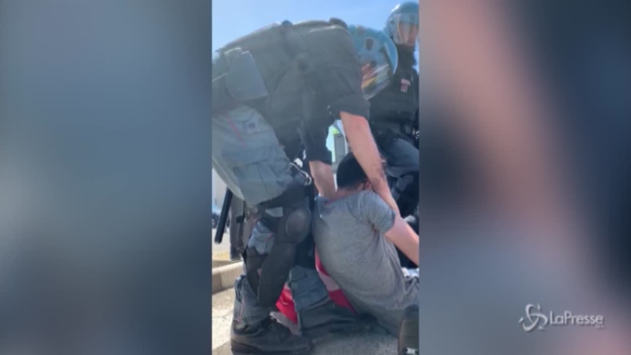 Stradella: sit-in alla Ceva Logistics, polizia sgombera lavoratori in ...