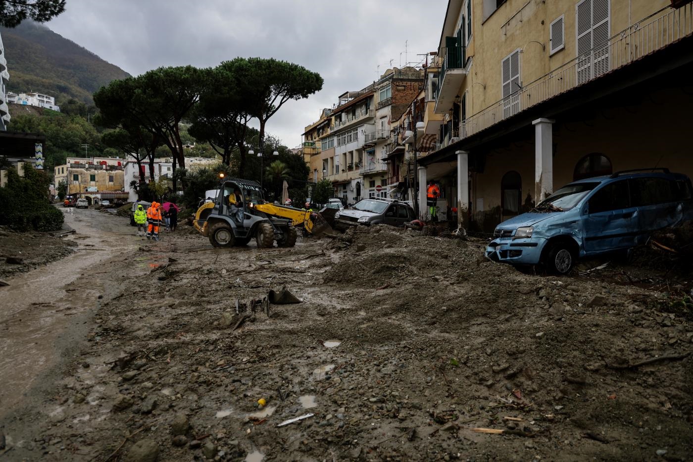 Ischia, individuati altri tre corpi - LaPresse Ischia, individuati altri tre corpi - LaPresse