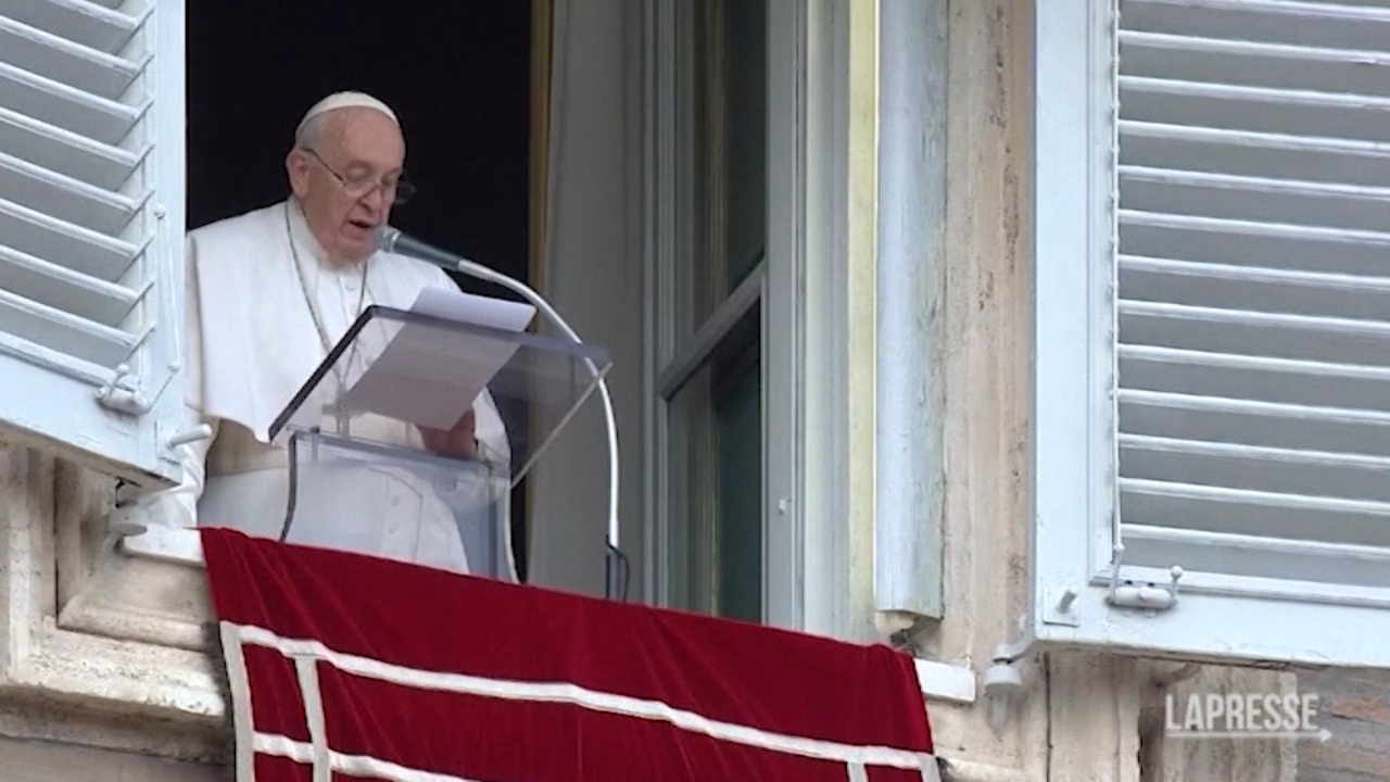 Ucraina, Papa Francesco: "Pace e disarmo possibili" - LaPresse