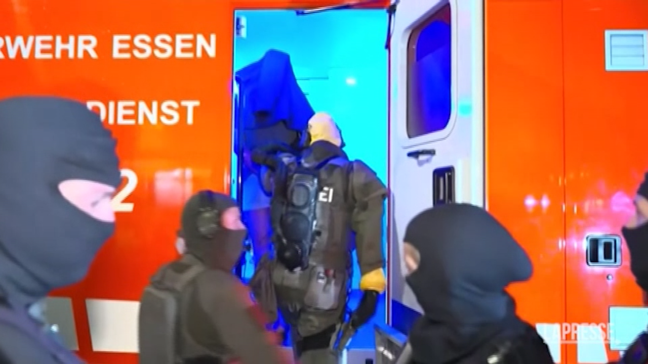 Germania, iraniano pianificava attacco chimico: l'arresto - LaPresse