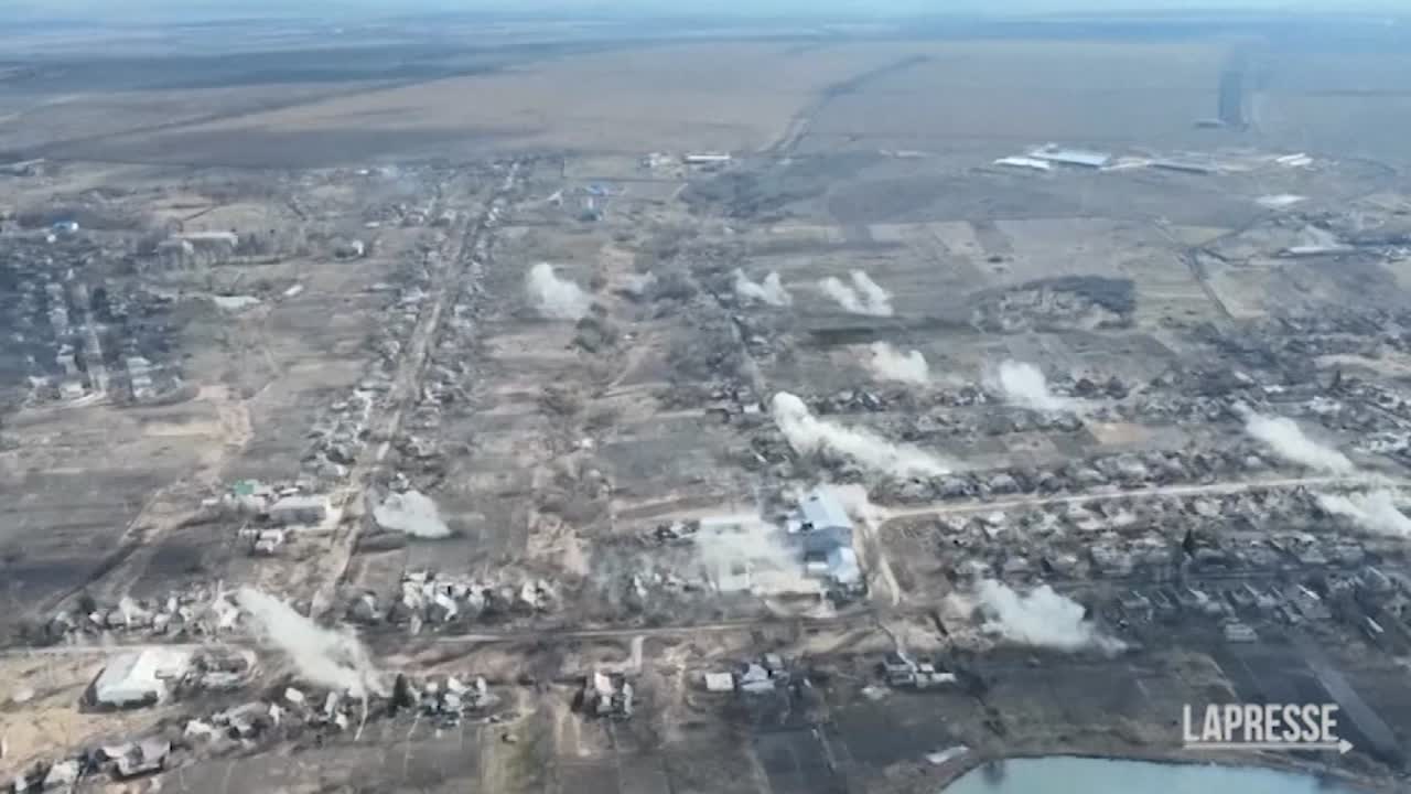Ucraina, Bakhmut distrutta: le immagini dal drone - LaPresse
