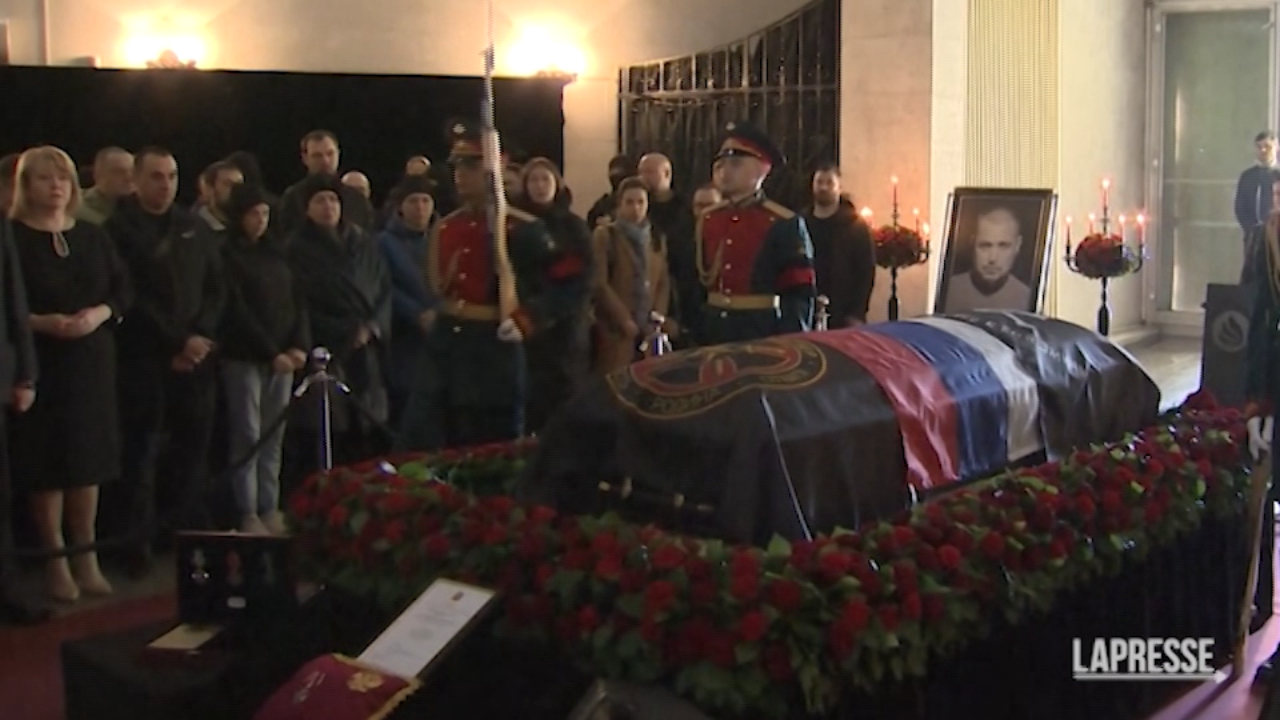 Vladlen Tatarsky, il funerale del blogger ucciso in un attentato - LaPresse