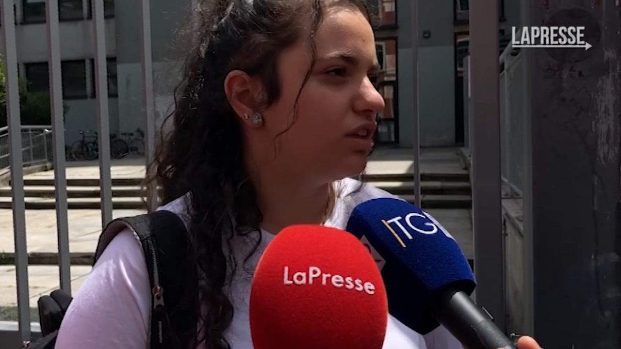 Maturità, gli studenti dopo la prima prova: "E' andata, speriamo bene ...
