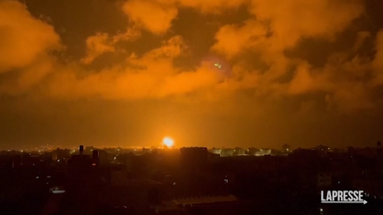 Gaza, Israele bombarda dopo lanci di razzi dalla Striscia - LaPresse