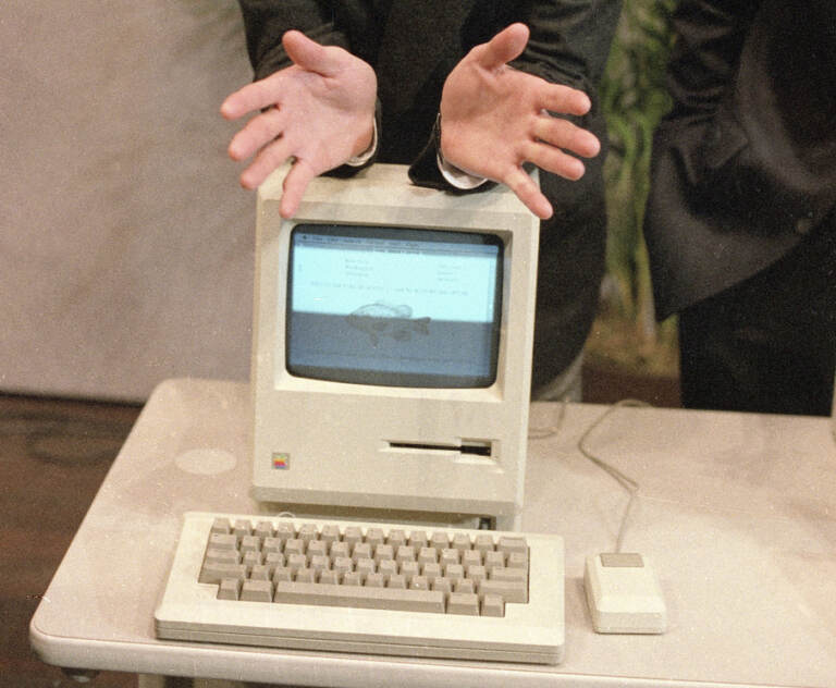 Apple, 40 anni fa Steve Jobs lanciava il primo "Mac" - LaPresse