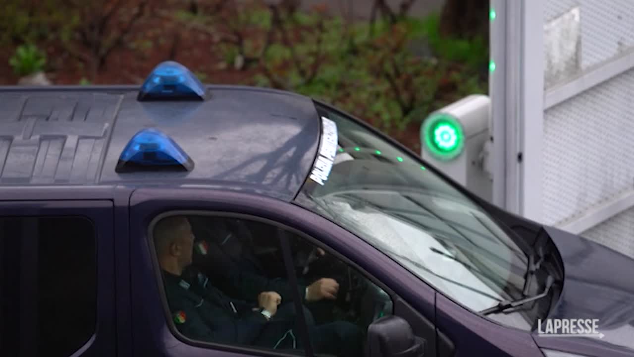 VIDEO Strage Erba, l'arrivo in tribunale di Rosa e Olindo- LaPresse