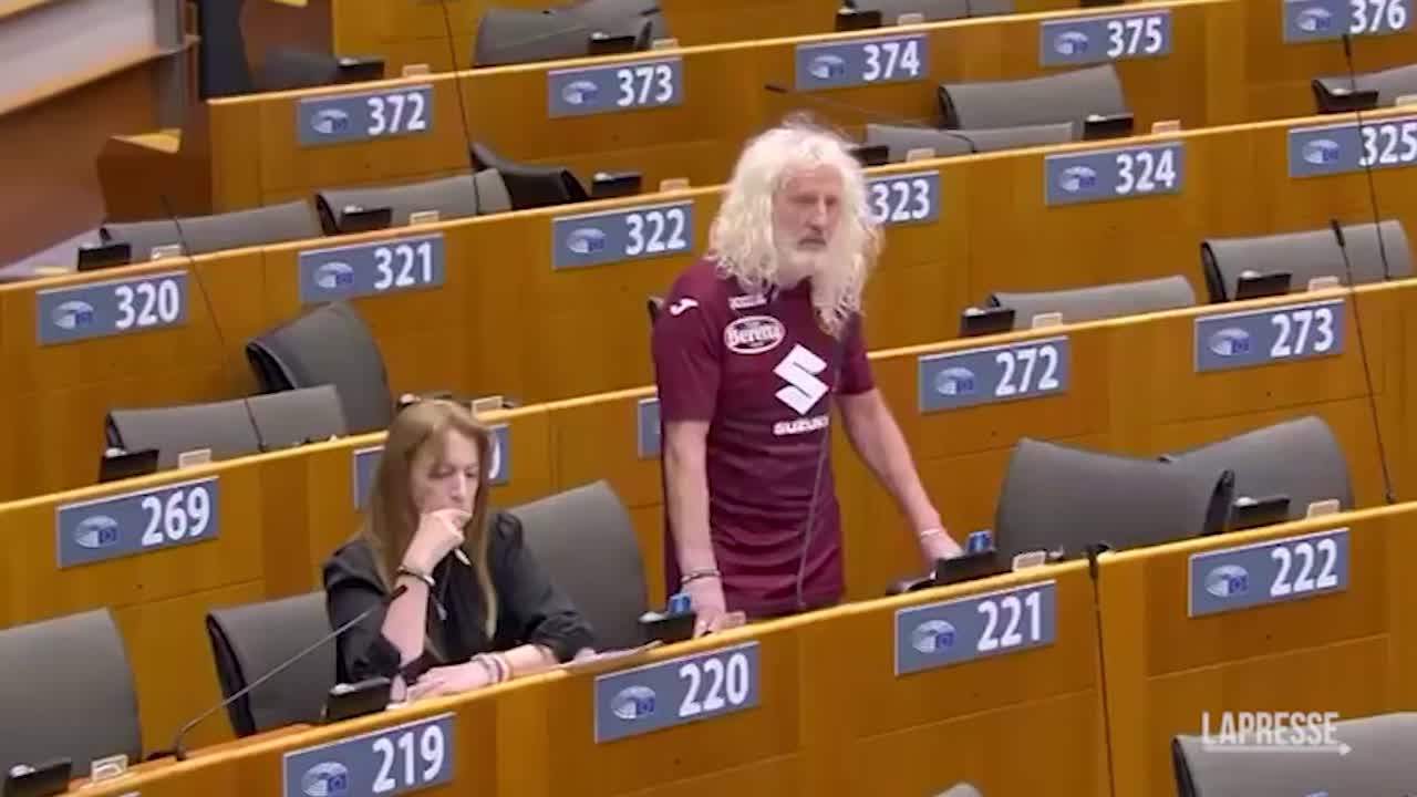 Parlamento europeo, il deputato irlandese Wallace: "Juve merda, forza ...