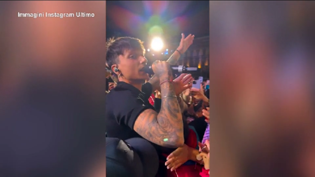 VIDEO Concerto Radio Italia a Milano, fan in delirio per Ultimo - LaPresse
