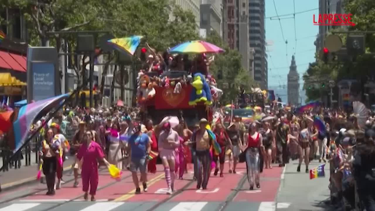 VIDEO Pride, la spettacolare parata a San Francisco - LaPresse