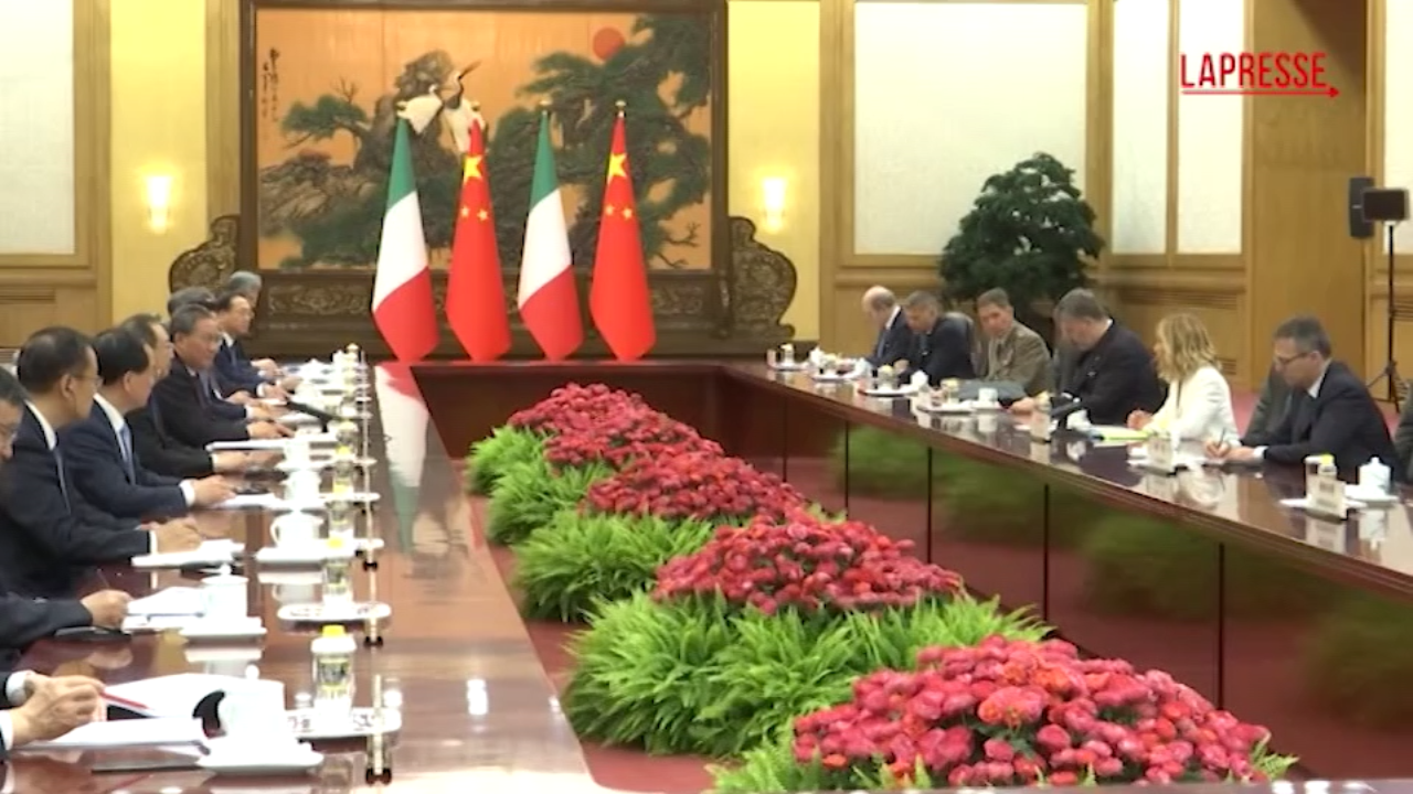 VIDEO Meloni a Pechino: "Qui per fase nuova e rilanciare cooperazione ...