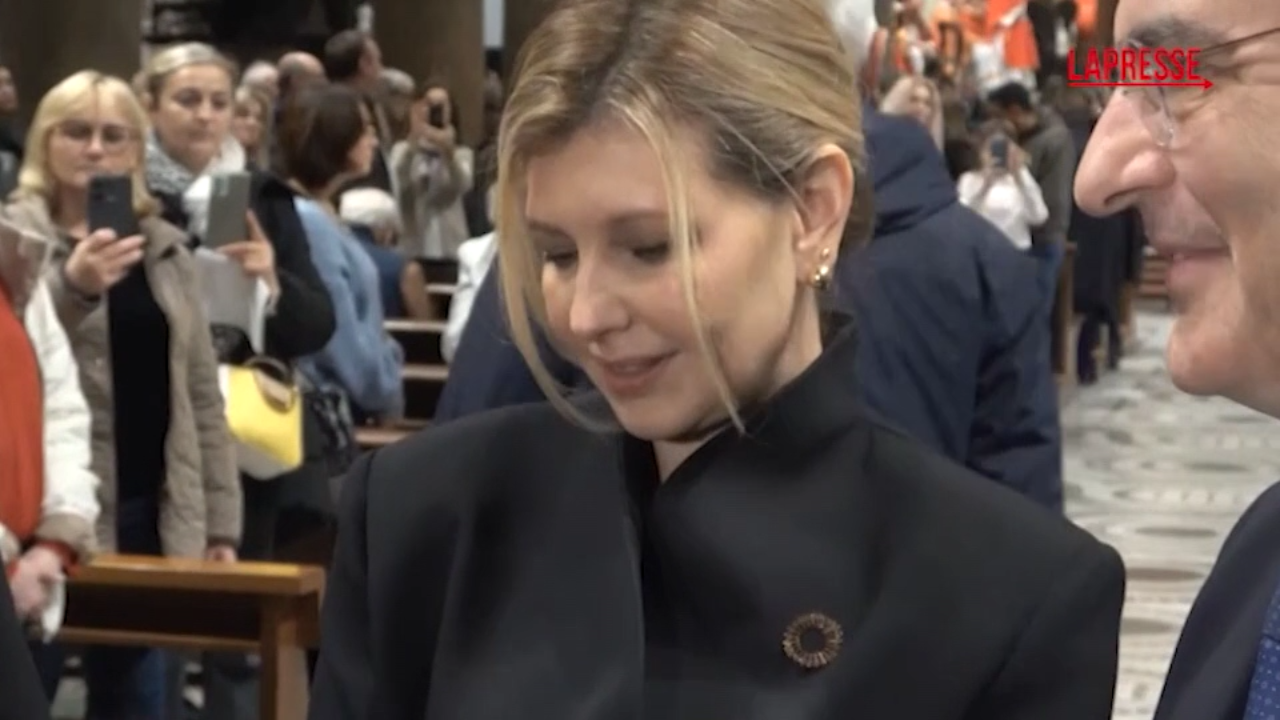 VIDEO Ucraina, la first lady Olena Zelenska e Laura Mattarella alla ...