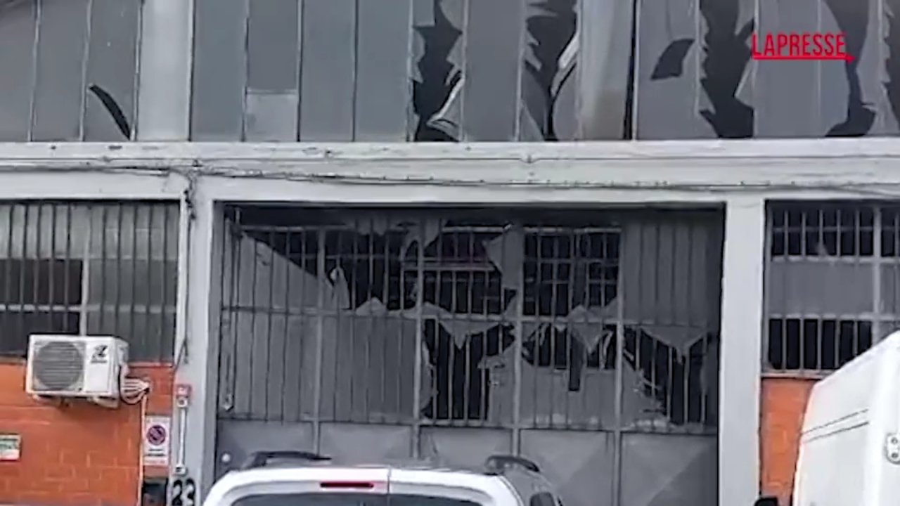 VIDEO Calenzano, vetri infranti nell'ingresso del deposito Eni esploso ...