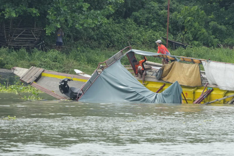 Congo, traghetto si ribalta nel nord-est: 38 morti e 100 dispersi ...