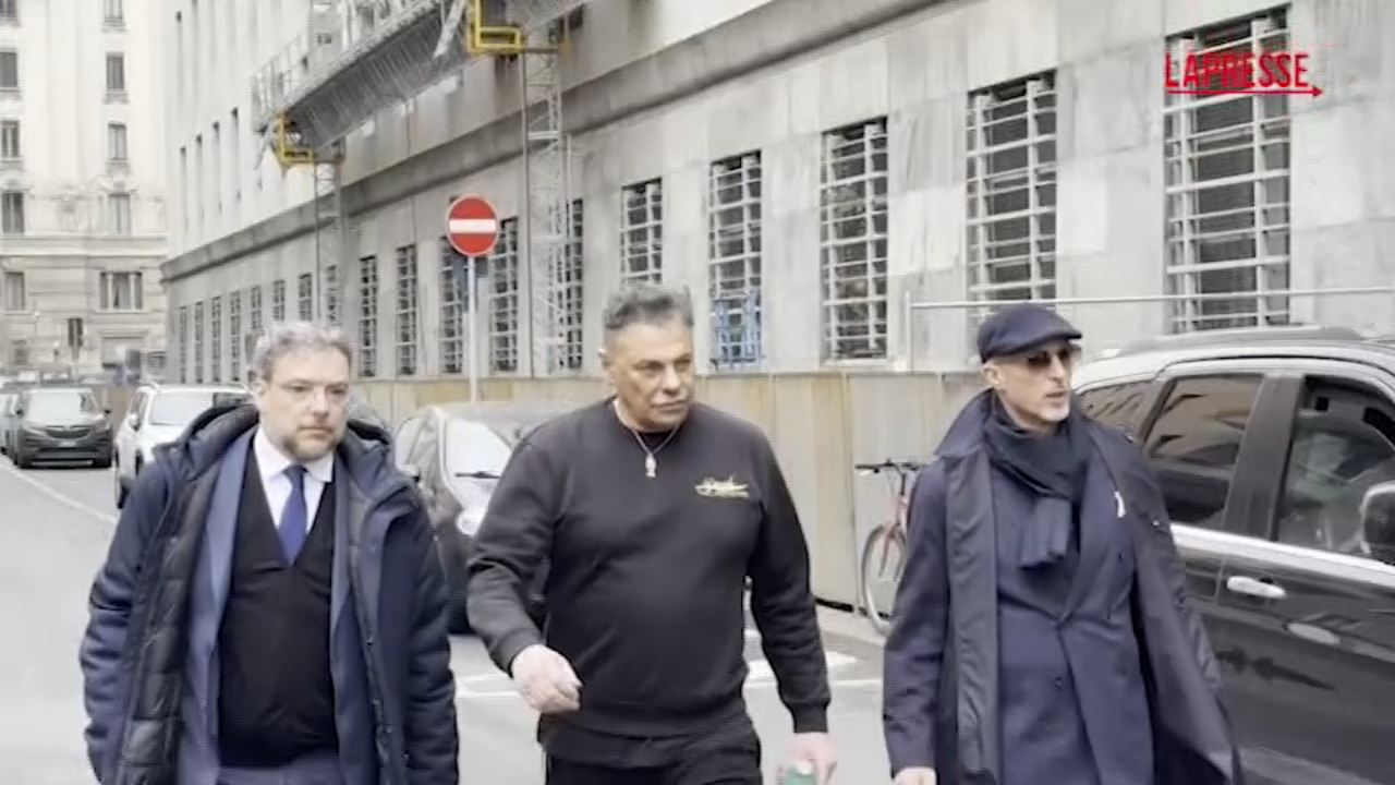 VIDEO Davide Lacerenza arriva in tribunale per l’interrogatorio di ...