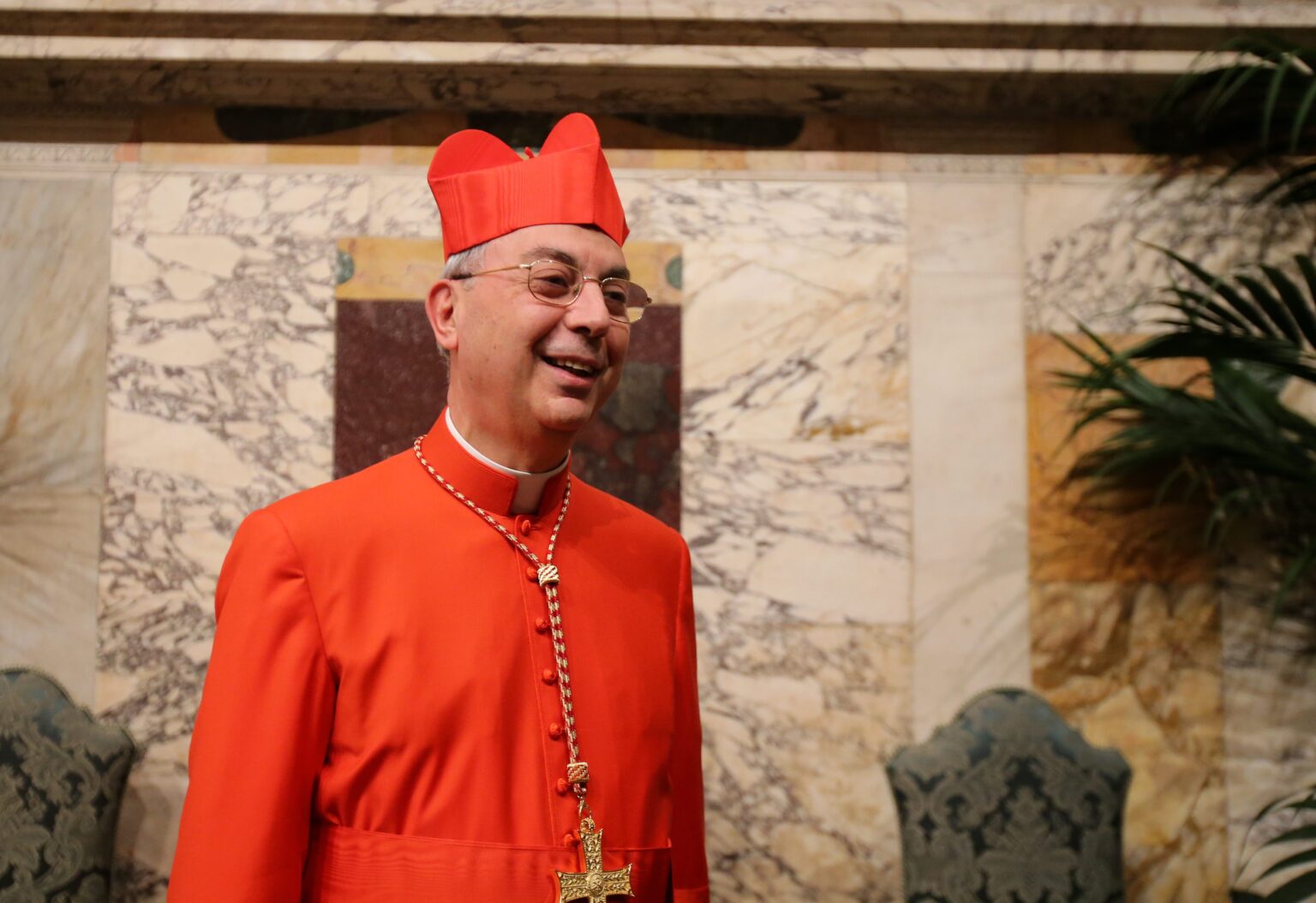 Dominique Mamberti, chi è il cardinale che annuncia l'Habemus Papam ...