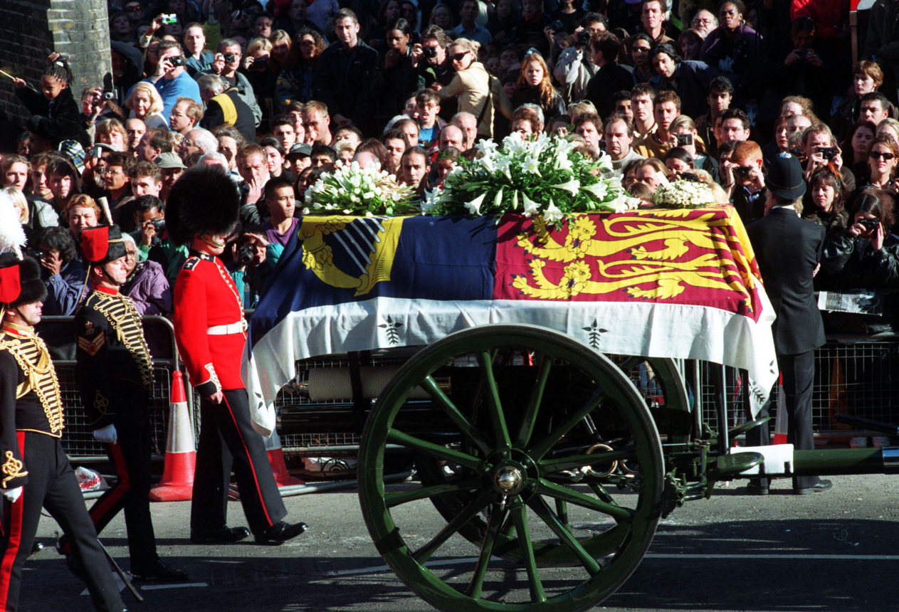 Da Giovanni Paolo II a Lady Diana, 7 funerali entrati nella storia ...