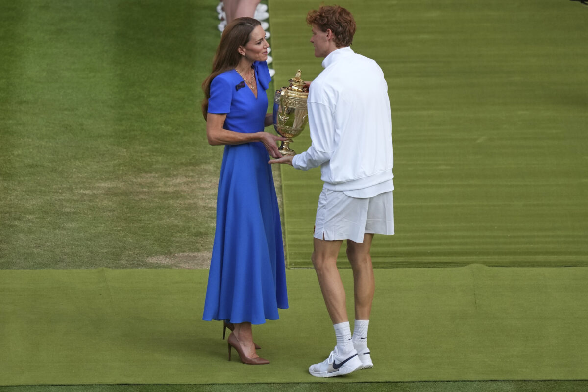 Sinner trionfa a Wimbledon 2025, dal 1° turno alla vittoria in 10 foto ...