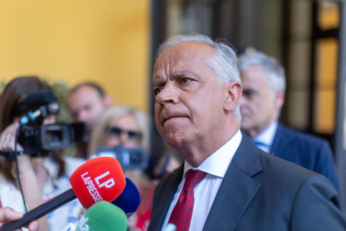 Taser, Piantedosi: "Polemiche pretestuose, è strumento imprescindibile ...