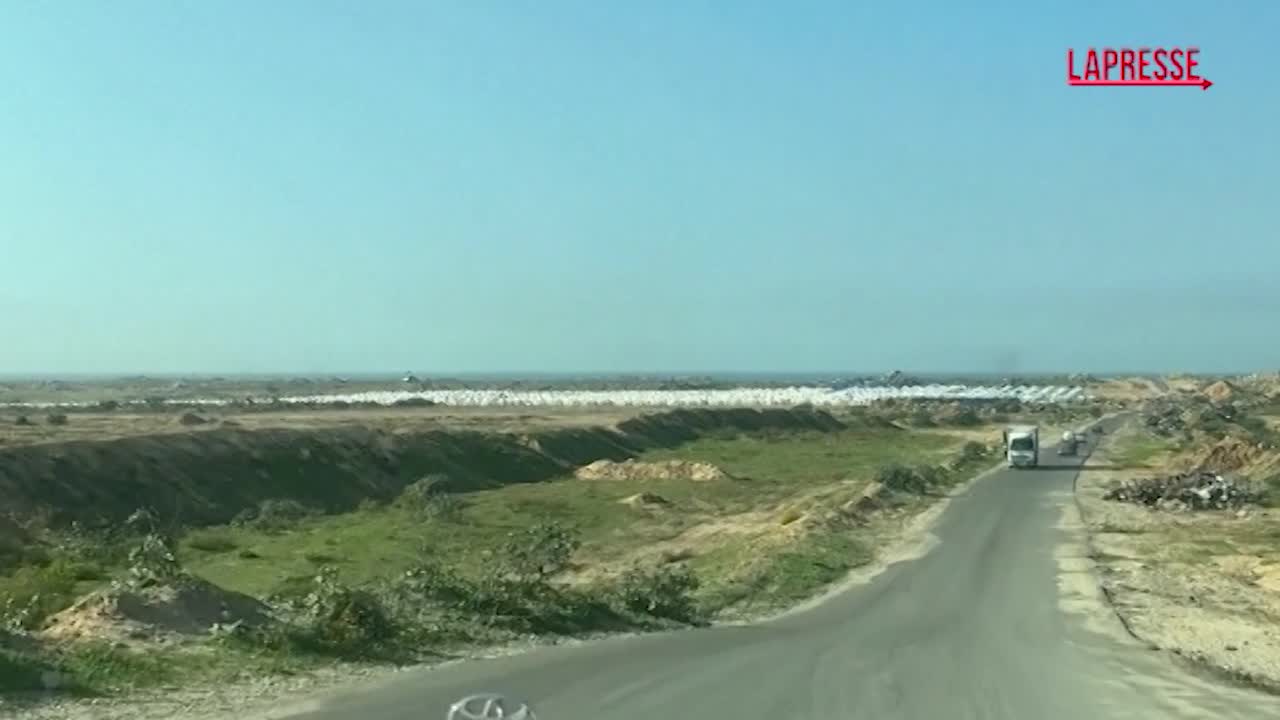 Gaza le tende del campo profughi di Netzarim prima e dopo il maltempo