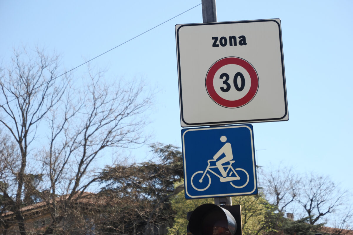 Città 30 in Italia, da Bologna a Roma: ecco le zone a velocità ridotta ...