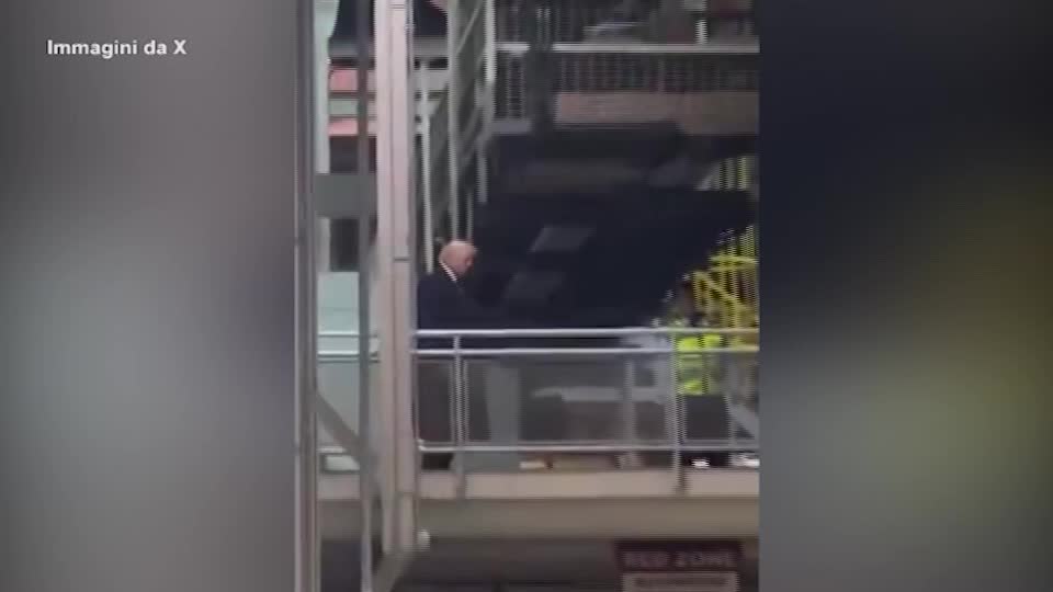 Detroit operaio insulta Trump | il presidente Usa risponde con un ...