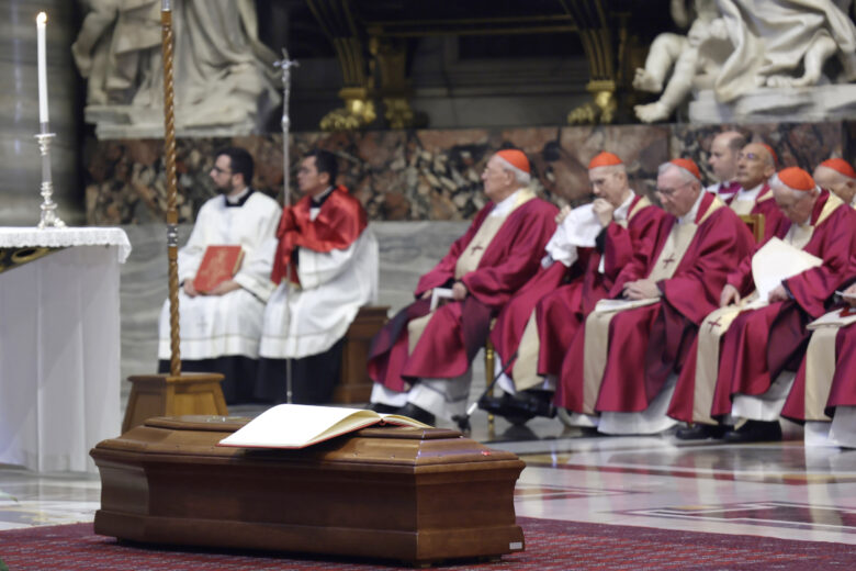 Funerali del cardinale Ruini, Papa Leone XIV nella basilica di San ...